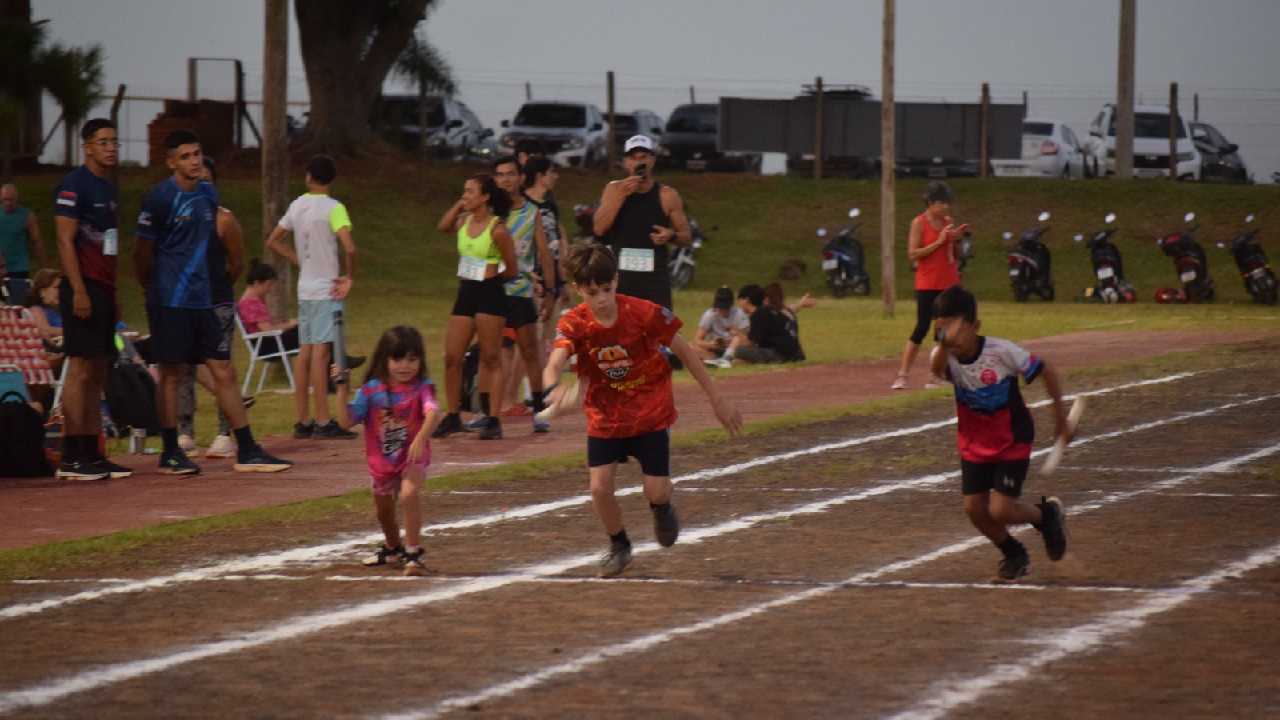 El primer Torneo Nocturno de Atletismo del año se realizó en la ...